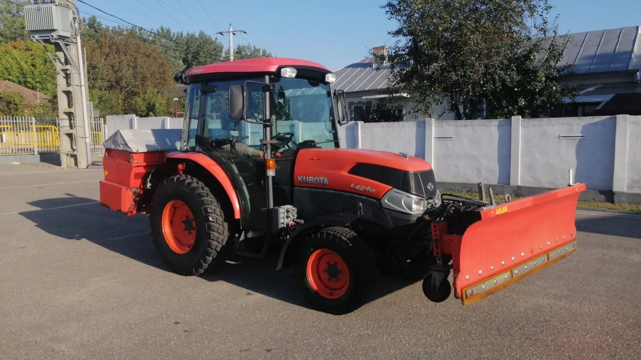 KUBOTA L4240 Narrow spaces tractor/vineyard/fruit tree/communal, TOP ...