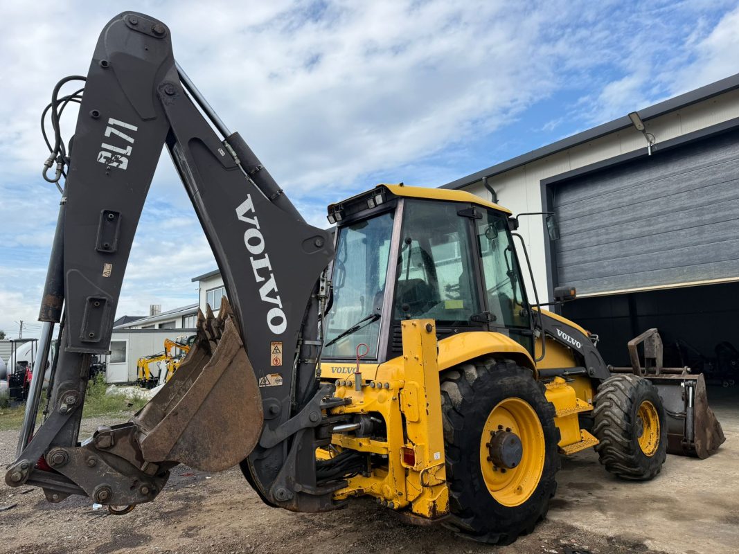 VOLVO BL71 Backhoe Loader - ABC Auctions