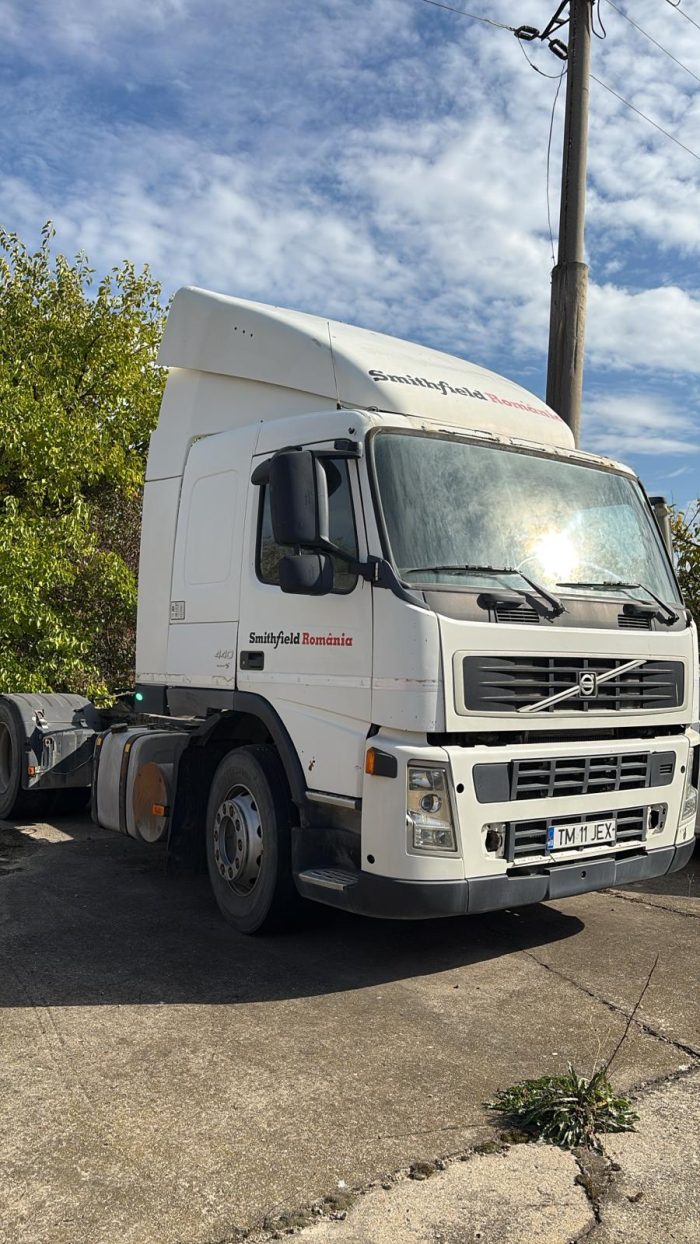 VOLVO FM42 Tractor Head - ABC Auctions